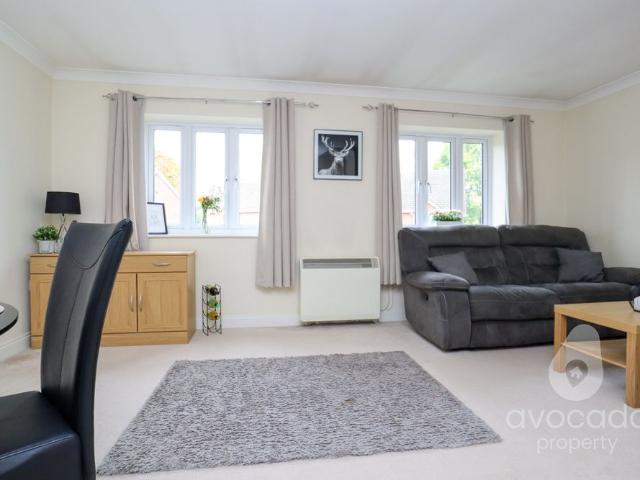 2 bed flat to rent in Thornfield Green, Blackwater, Camberley, Hampshire, GU17 9EY