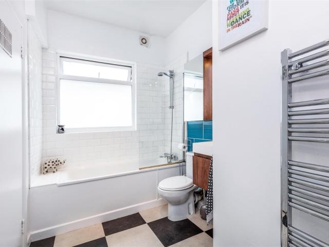 2 bed flat to rent in Upper Richmond Road West, East Sheen, SW14 | James Anderson