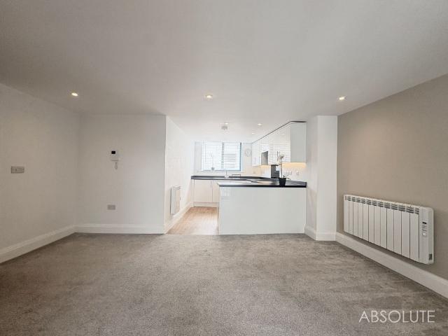 2 bed flat to rent in Victoria Parade, Queens Quay, TQ1