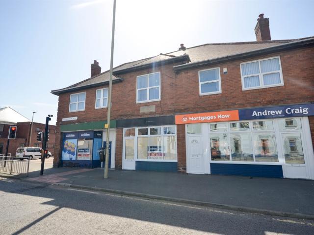 2 bed flat to rent in Victoria Road West, Hebburn, NE31