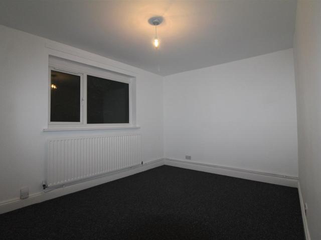 2 bed flat to rent in Victory Road, Beeston Rylands, Nottingham, NG9 1LH