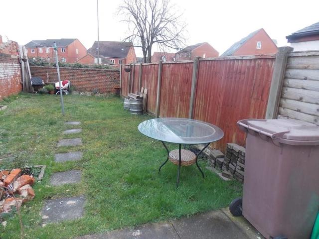 2 bed flat to rent on Ilkeston, Market Street, DE7