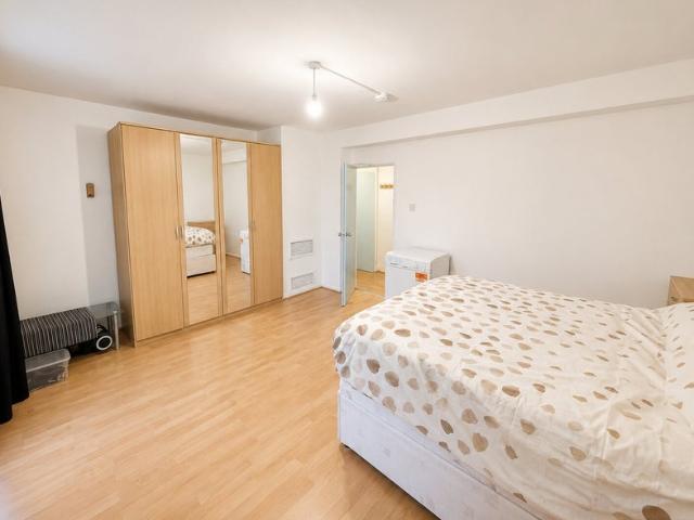 2 bed flat to rent Near Euston Station
