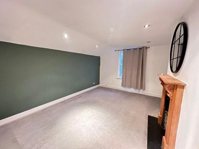 2 Bed Flat, Tooting Broadway, SW17