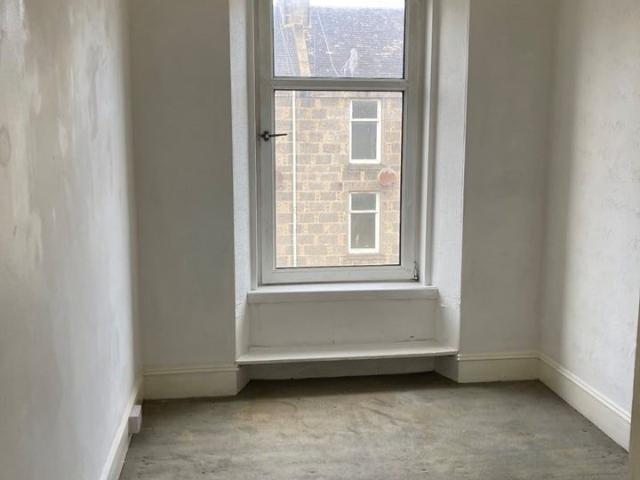 2 Bed Flat, Top Floor Left, AB24