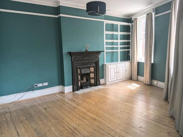 2 Bed Flat, Tottenham Lane, N8