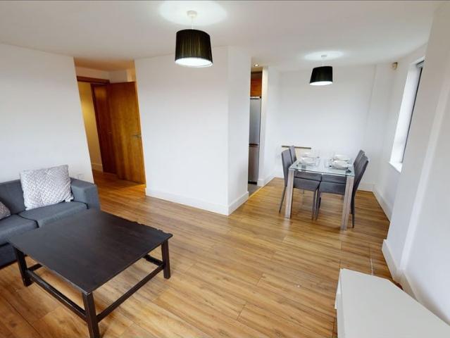 2 Bed Flat, Tradewind Square, L1
