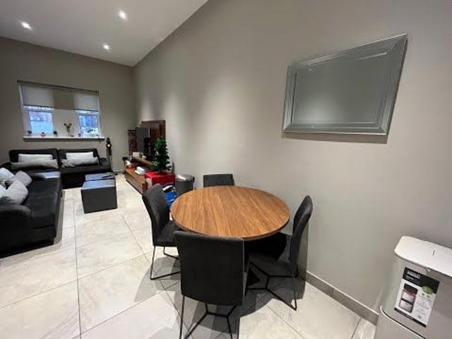 2 Bed Flat, Trafalgar House, LS1