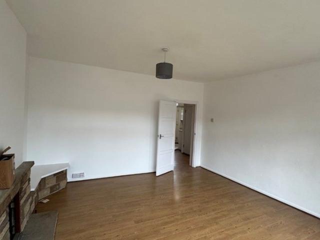 2 Bed Flat, Trinity Court, N22