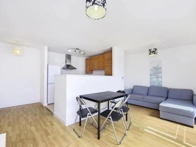 2 Bed Flat, Umberston St, E1