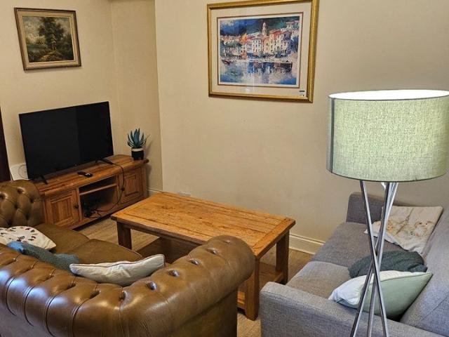 2 Bed Flat, Union Grove, AB10