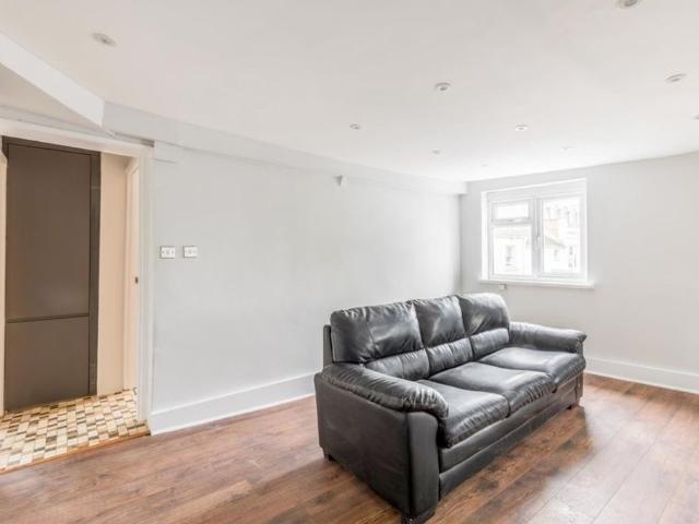 2 Bed Flat, Upper Gloucester Road, BN1