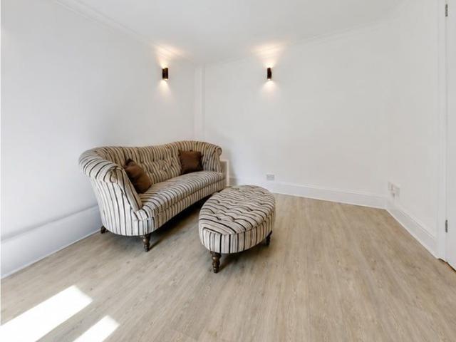 2 Bed Flat, Vant Road, SW17