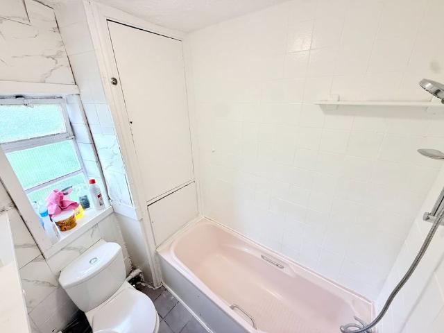 2 Bed Flat, Verdant Court, SE6