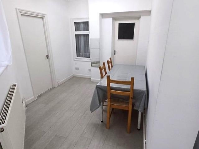 2 Bed Flat, Vicarage Lane, E15
