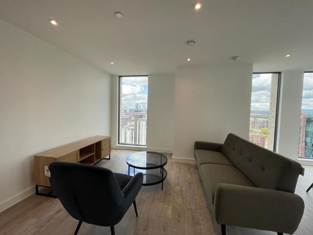 2 Bed Flat, Victoria House, M4