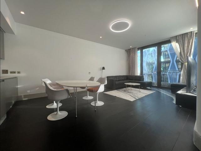 2 Bed Flat, Victoria Street, SW1H