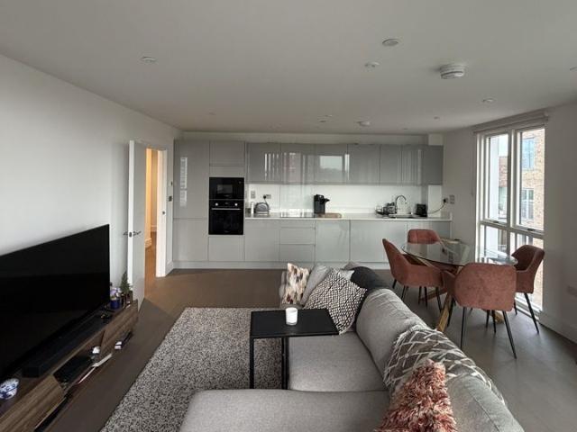 2 Bed Flat, Vision Point, SW11