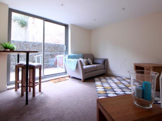 2 Bed Flat, Viva, B1