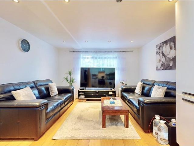 2 Bed Flat, Vivian Avenue, NW4
