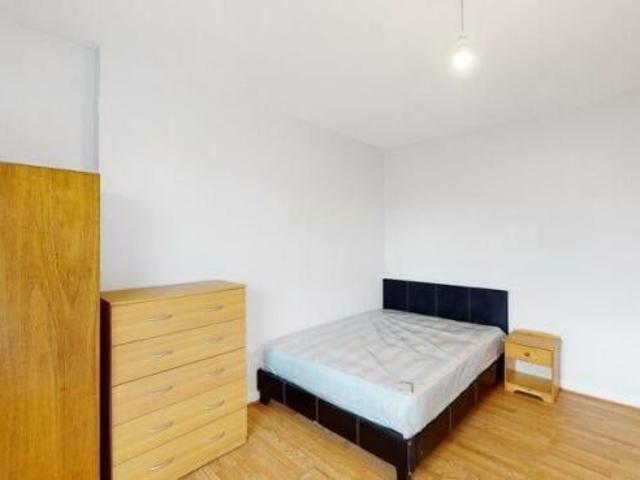 2 Bed Flat, Wulfstan St, W12