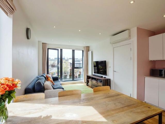 2 Bed Flat, Waleorde Road, SE17