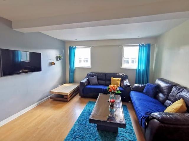 2 Bed Flat, Wallace St, G5
