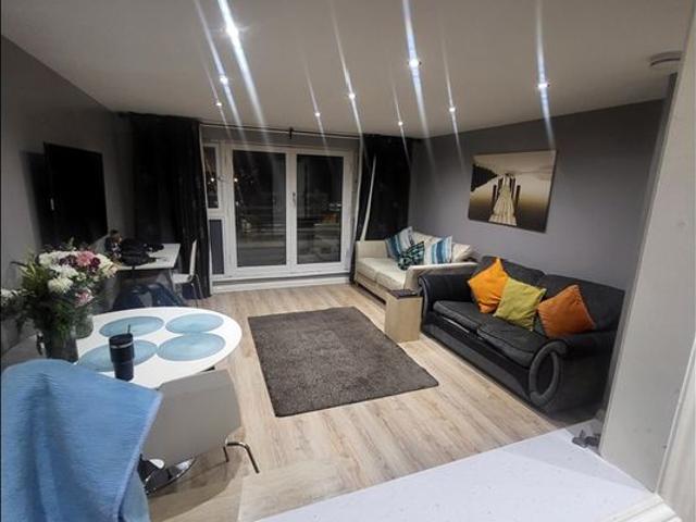 2 Bed Flat, Wallace St, G5