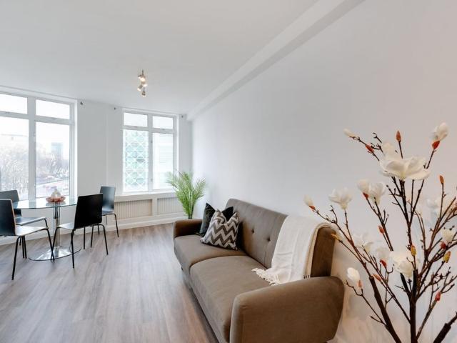 2 Bed Flat, Warren Court, NW1