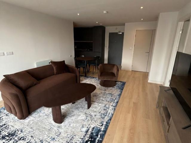 2 Bed Flat, Waterhouse Tower, M3