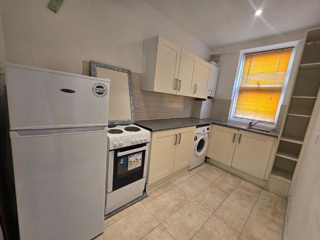 2 Bed Flat, Waterstone House, SE19