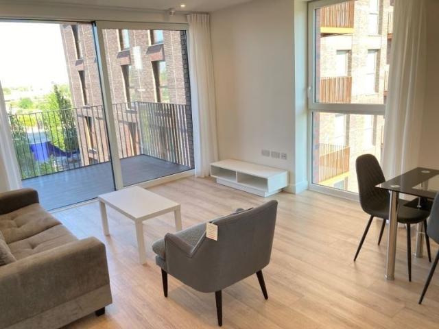 2 Bed Flat, Waterview House, HA0