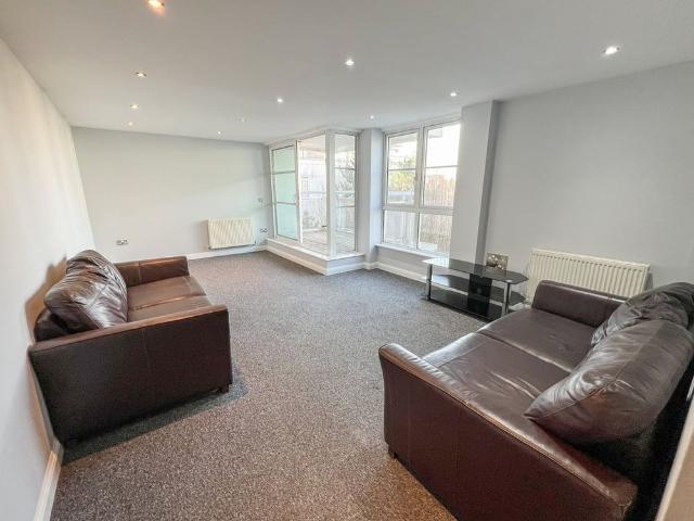 2 Bed Flat, Watkin Road, LE2