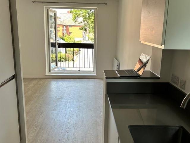 2 Bed Flat, Wavel Place, SE26