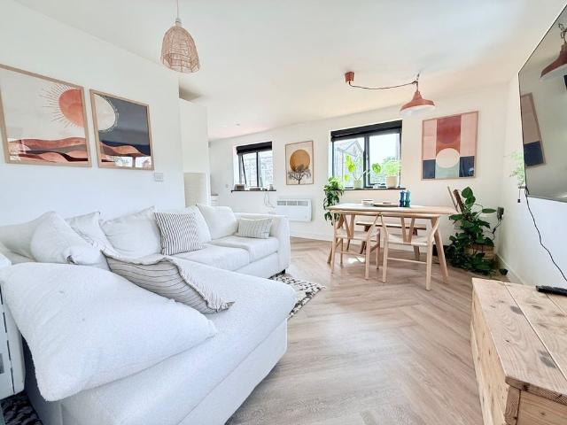 2 Bed Flat, Well Lane, LS7