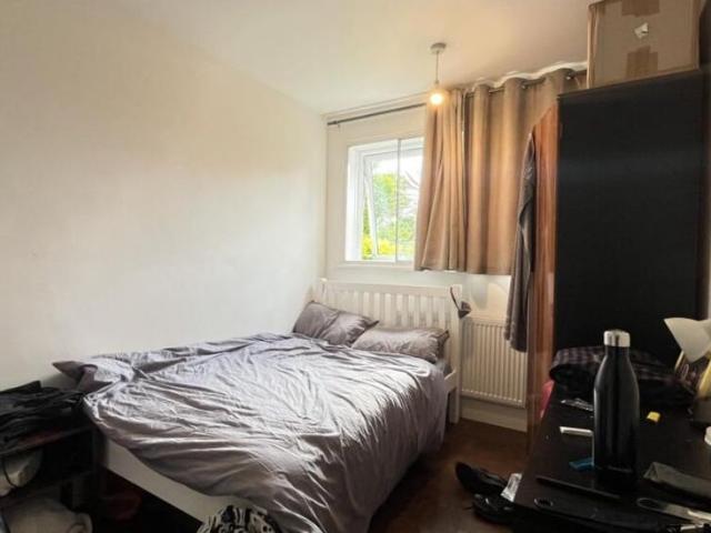 2 Bed Flat, Wessex Court, SW15