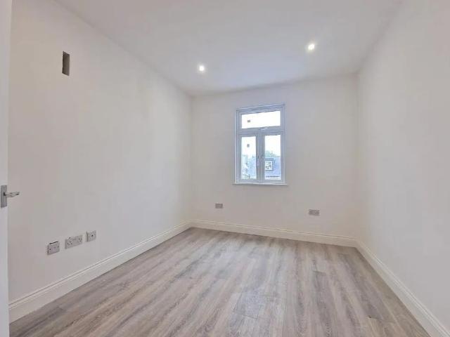 2 Bed Flat, West Green Road, N15