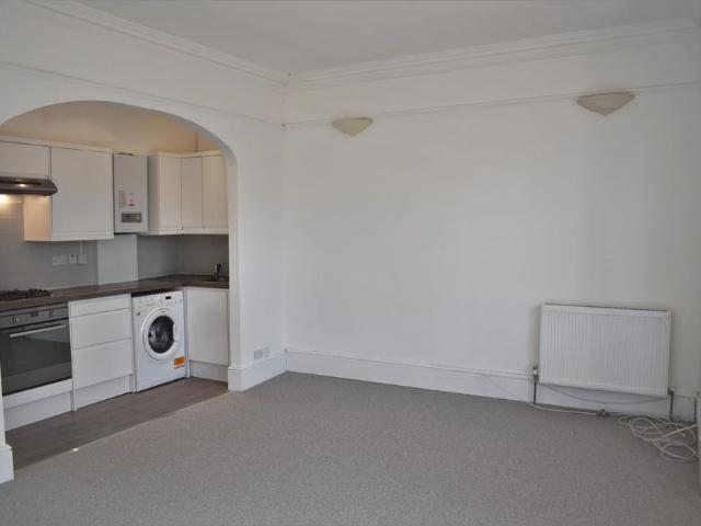 2 Bed Flat, West Hill, SW18