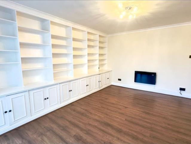 2 Bed Flat, Westbourne Grove Terrace, W2