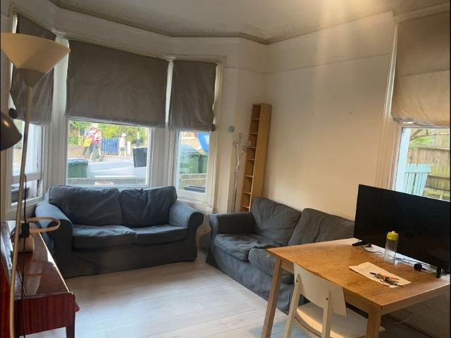 2 Bed Flat, Westcombe Hill, SE3