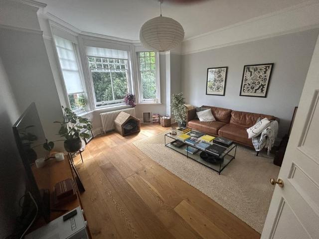 2 Bed Flat, Westcombe Park Road, SE3