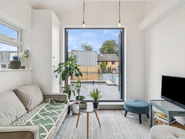 2 Bed Flat, Westcote Road, SW16