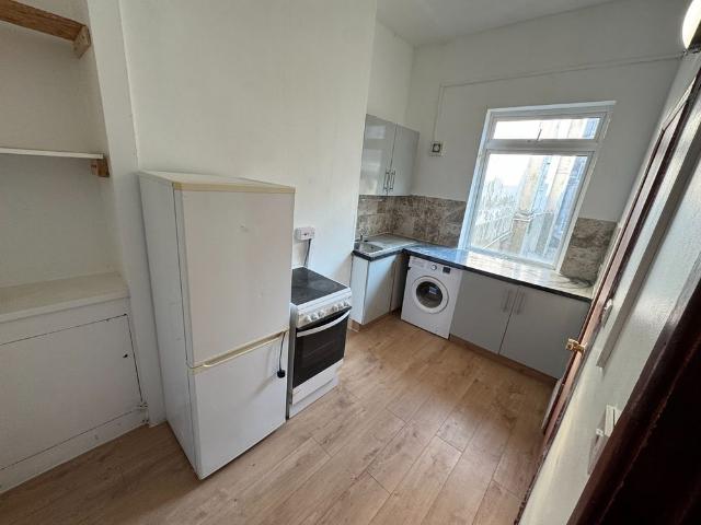 2 Bed Flat, Western Road, BN3