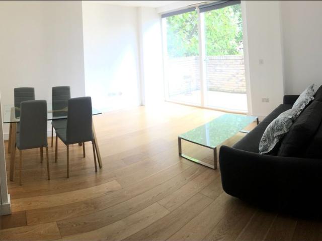 2 Bed Flat, Westking Place, WC1H
