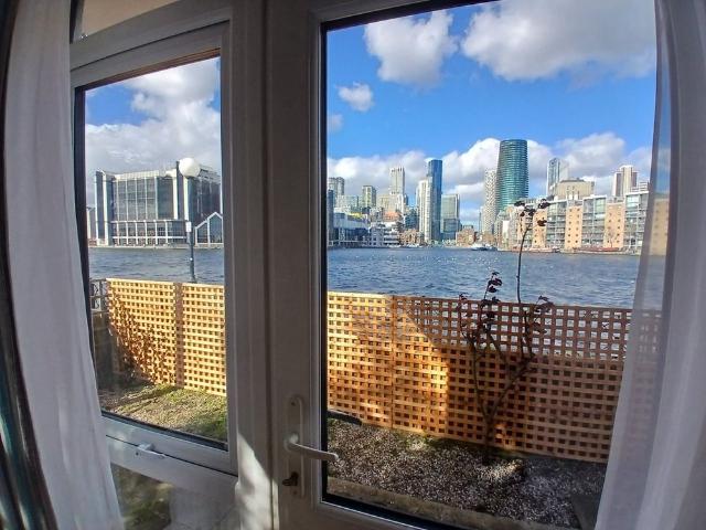 2 Bed Flat, Whiteadder Way, E14
