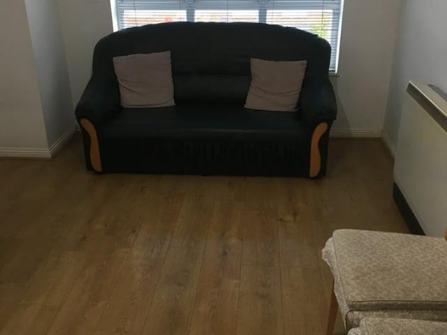2 Bed Flat, Williams Drive, TW3