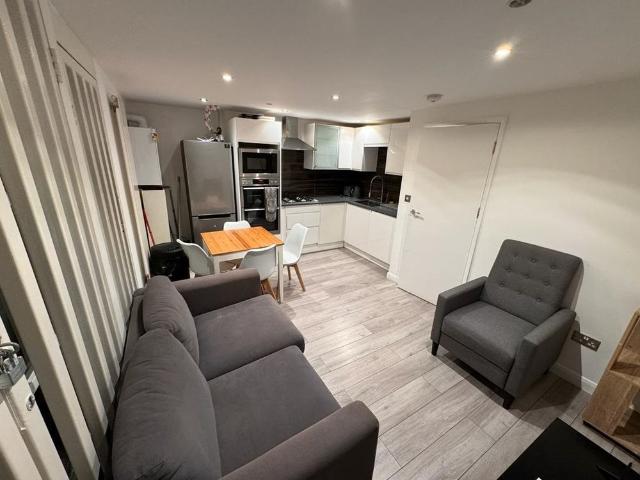 2 Bed Flat, Wimbledon, SW19