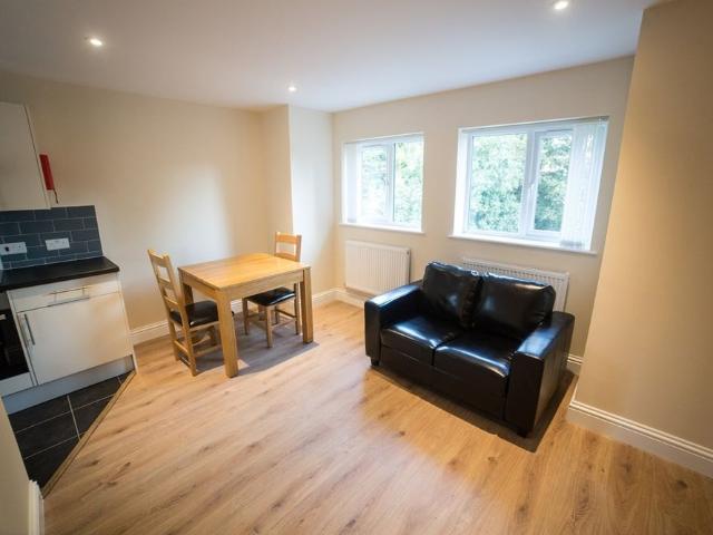 2 Bed Flat, Winn Road, SO17