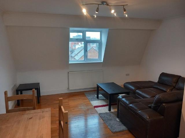 2 Bed Flat, Windsor Street, LU1