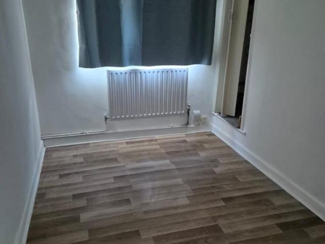 2 Bed Flat, Witts Hill, SO18